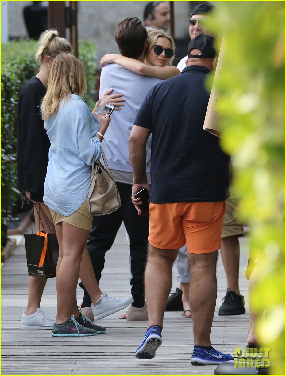 Scott Disick Continues Partying in Miami As Kourtney Kardashian Gets ...