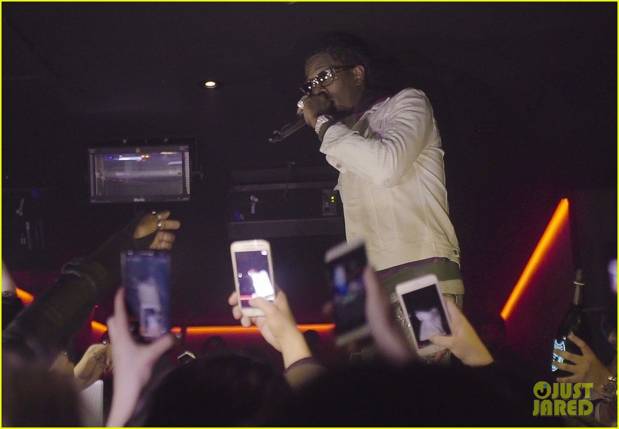 Drake Drops $30K During Secret Performance & Party for Close Friends ...