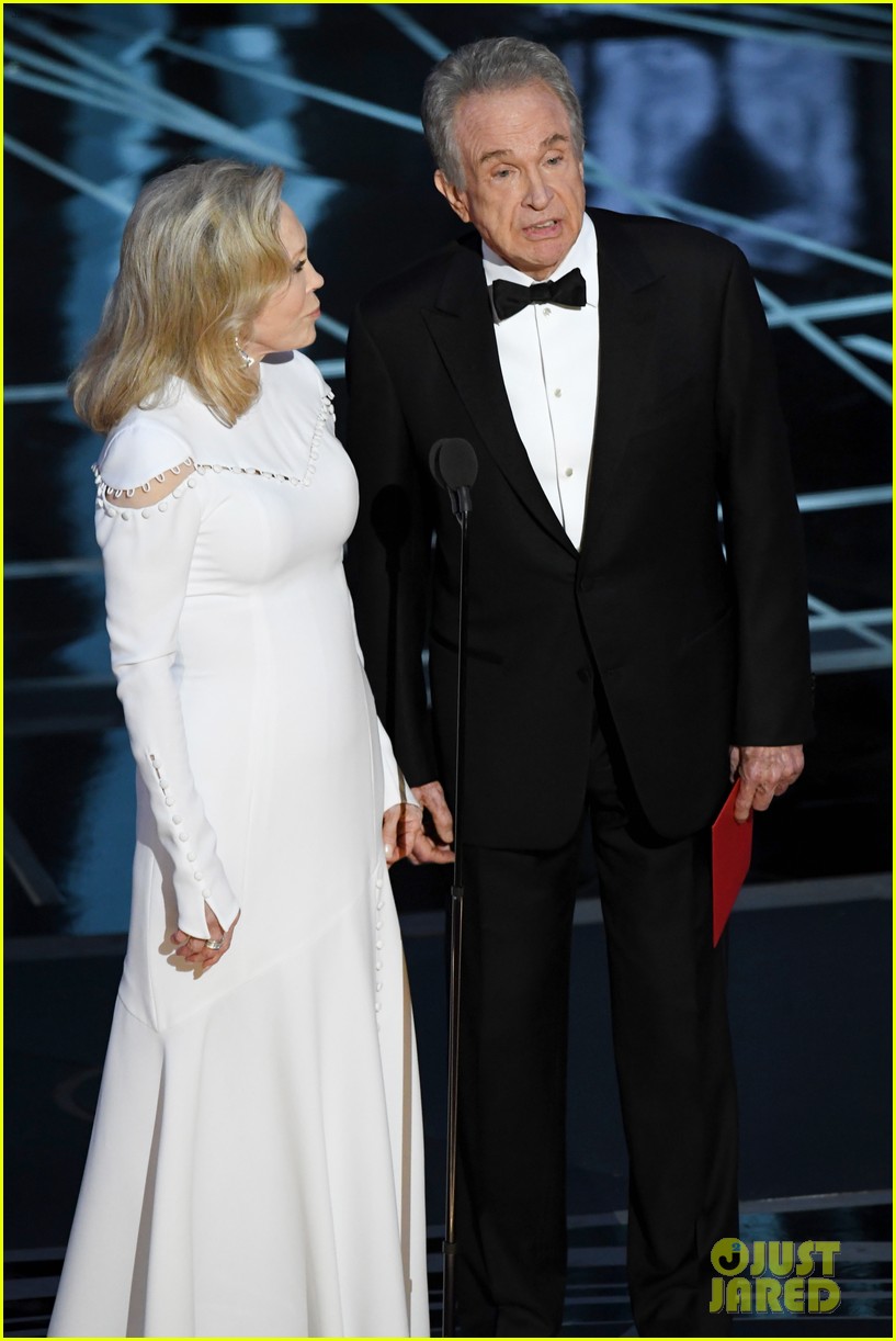 Faye Dunaway on Best Picture Fail: 'I'm Not Going to Speak About It ...