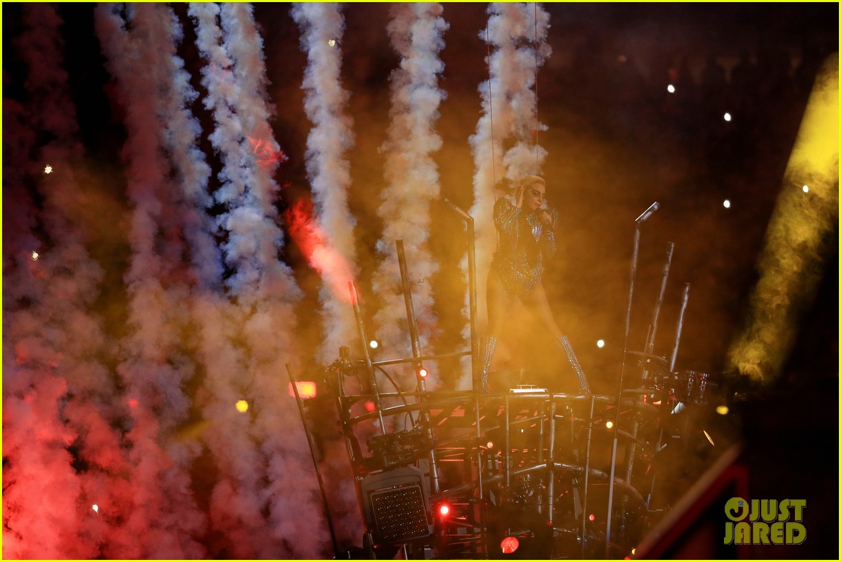 Lady Gaga: Super Bowl Halftime Show 2017 Video - Watch Now!: Photo ...