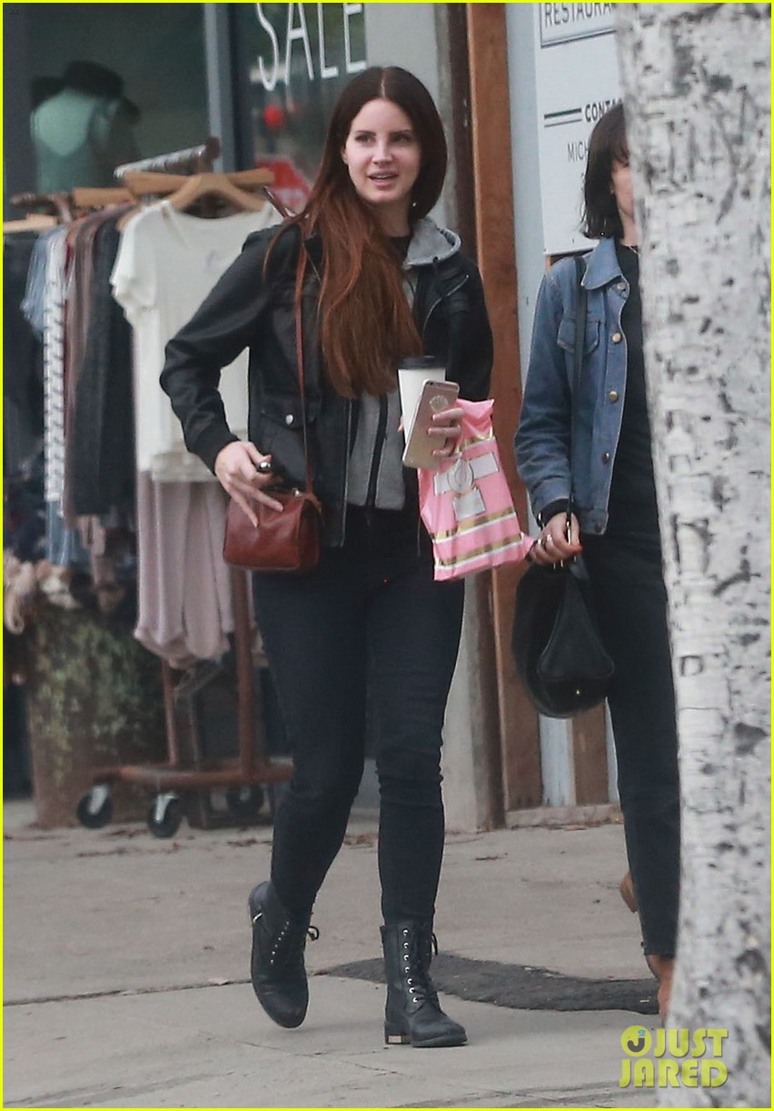 Lana Del Rey is All Smiles Grabbing Coffee in WeHo: Photo 3863662 ...