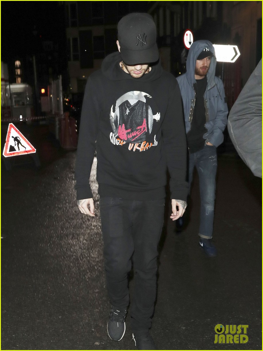 Liam Payne Hangs Out With 'Genius' Drake Backstage in London: Photo ...