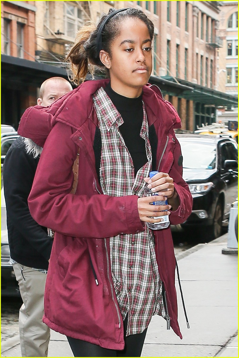 Malia Obama Keeps it Casual For Harvey Weinstein Internship: Photo ...