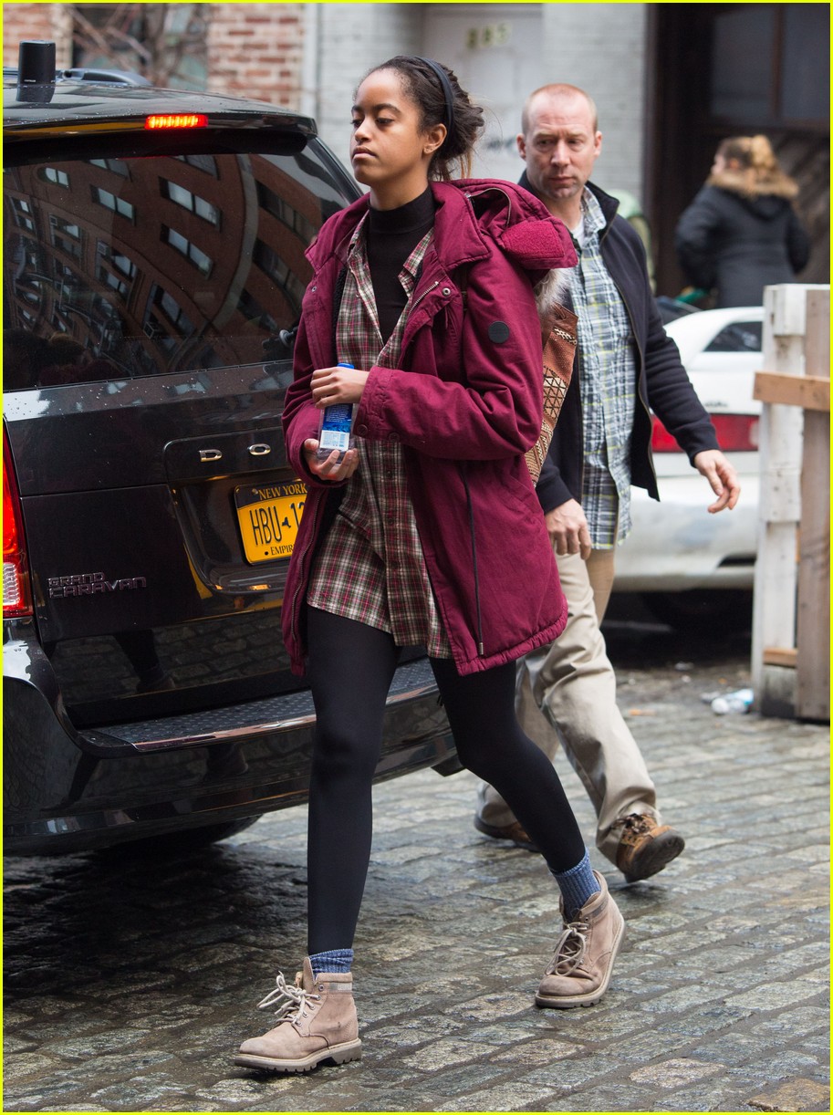 Malia Obama Keeps it Casual For Harvey Weinstein Internship: Photo ...