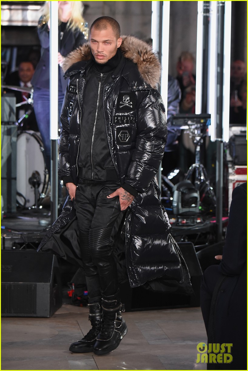 'Hot Mugshot Guy' Jeremy Meeks Makes NYFW Debut!: Photo 3859805 ...