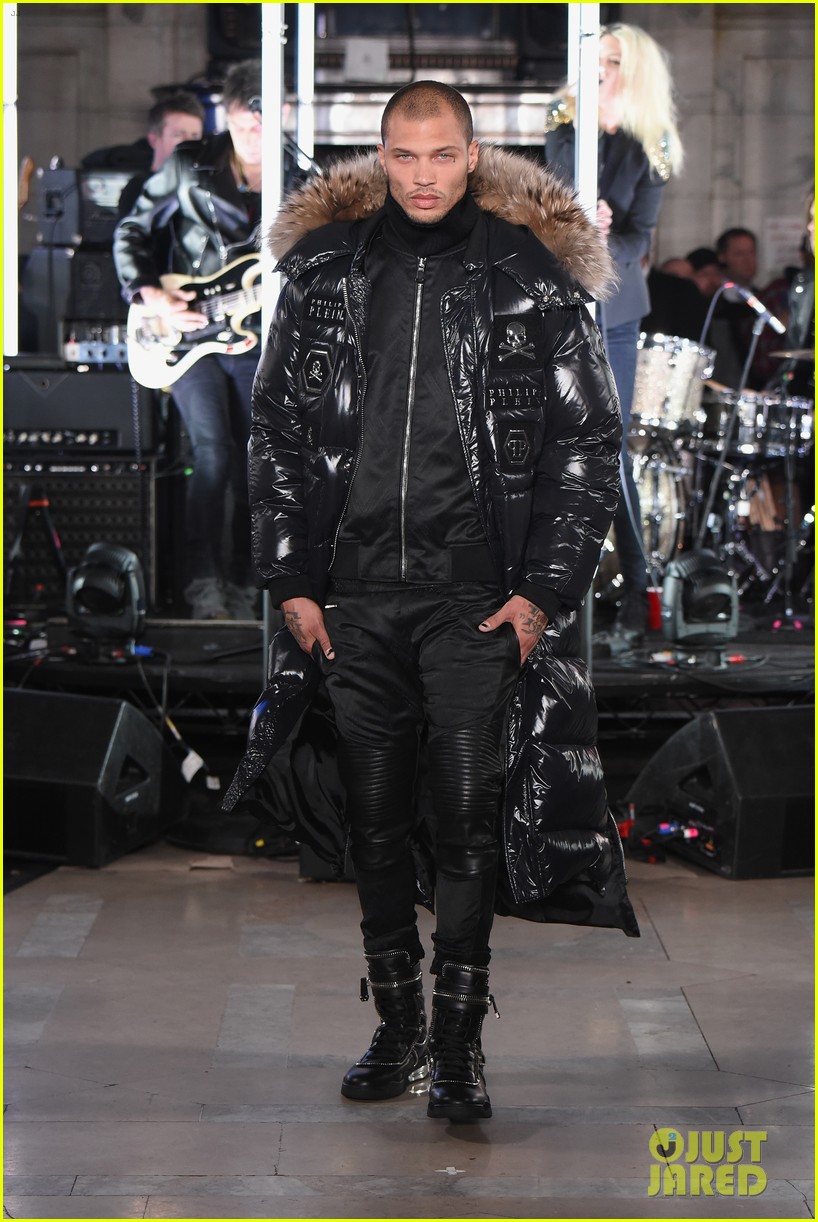 'Hot Mugshot Guy' Jeremy Meeks Makes NYFW Debut!: Photo 3859807 ...