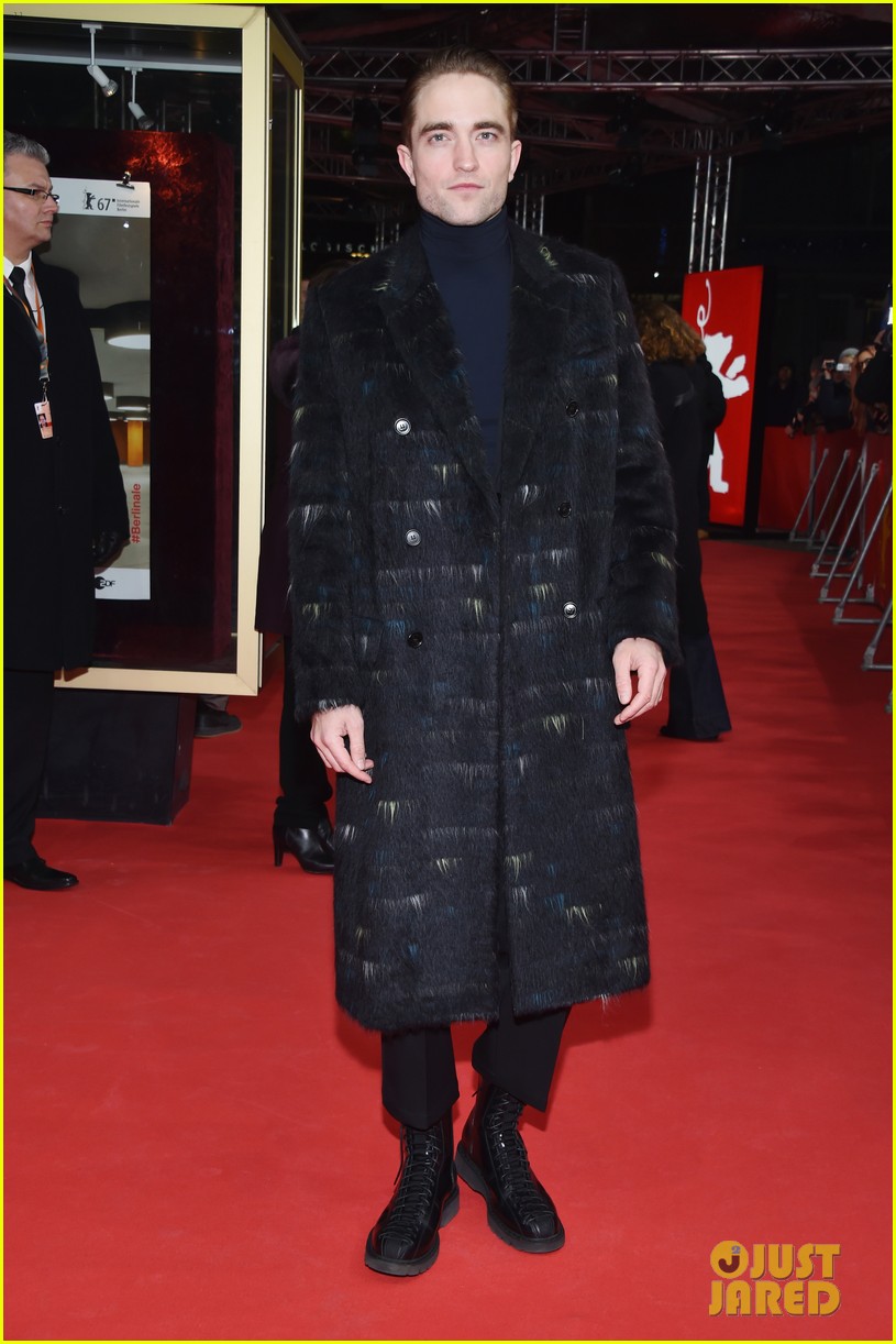 Robert Pattinson & Charlie Hunnam Look Suave at 'Lost City of Z' Berlin ...