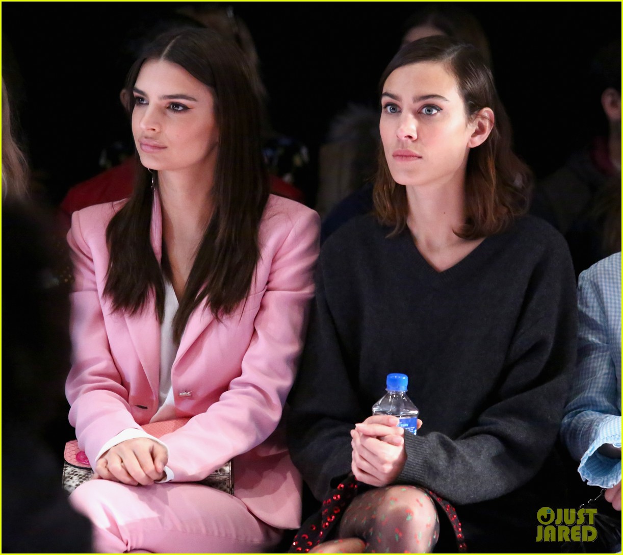 Emily Ratajkowski Comes To Melania Trump's Defense!: Photo 3859314 ...