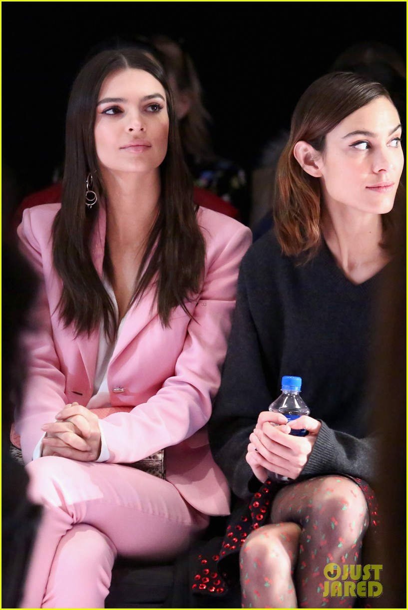 Emily Ratajkowski Comes To Melania Trump's Defense!: Photo 3859315 ...