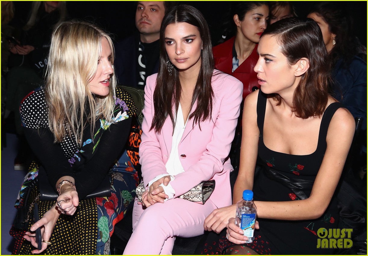 Emily Ratajkowski Comes To Melania Trump's Defense!: Photo 3859318 ...