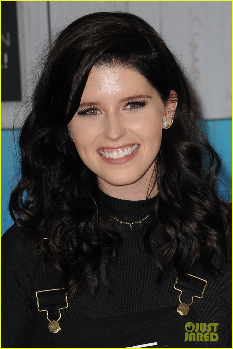 Katherine Schwarzenegger Comes To Father Arnold's Defense With Subtle ...