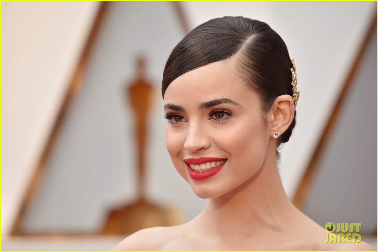 Singer Sofia Carson Stuns at Her First Oscars Ever!: Photo 3866426 | Oscars Photos | Just Jared ...
