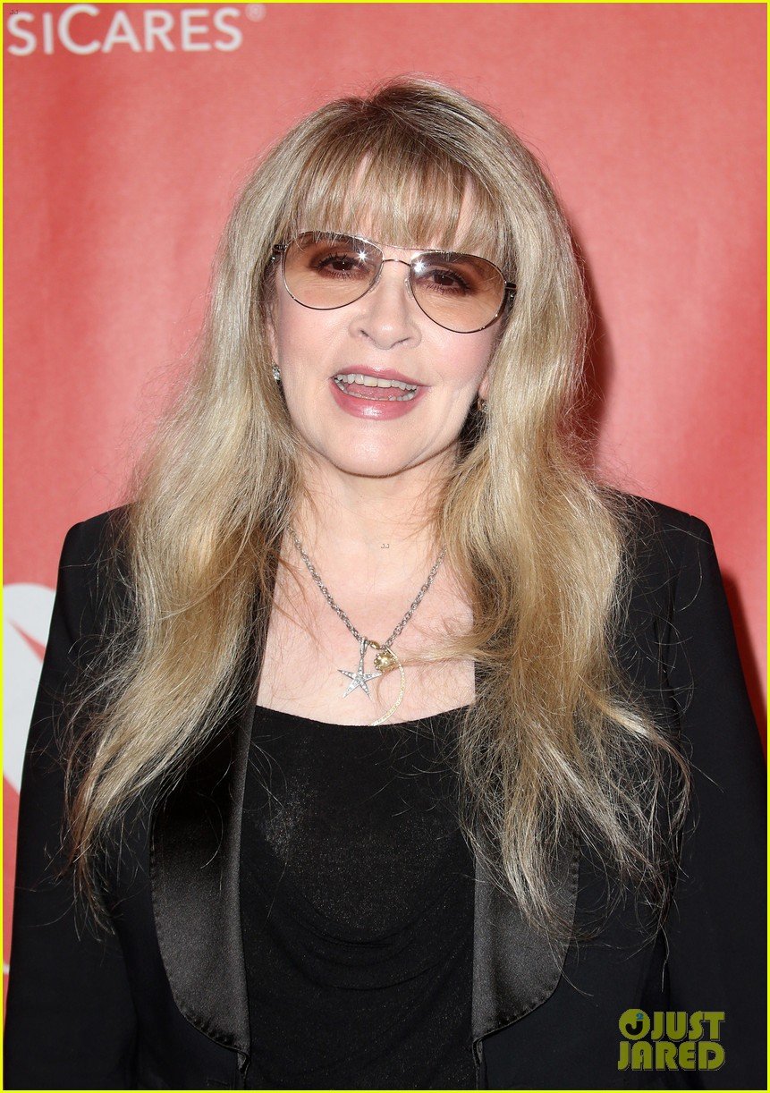 Kate Upton, Elle King, & More Celebrate Tom Petty During Grammys ...