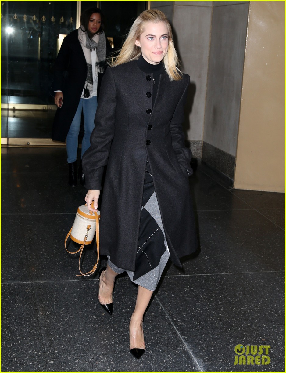 Allison Williams & Kate Upton Step Out in Style in NYC: Photo 3863529 ...