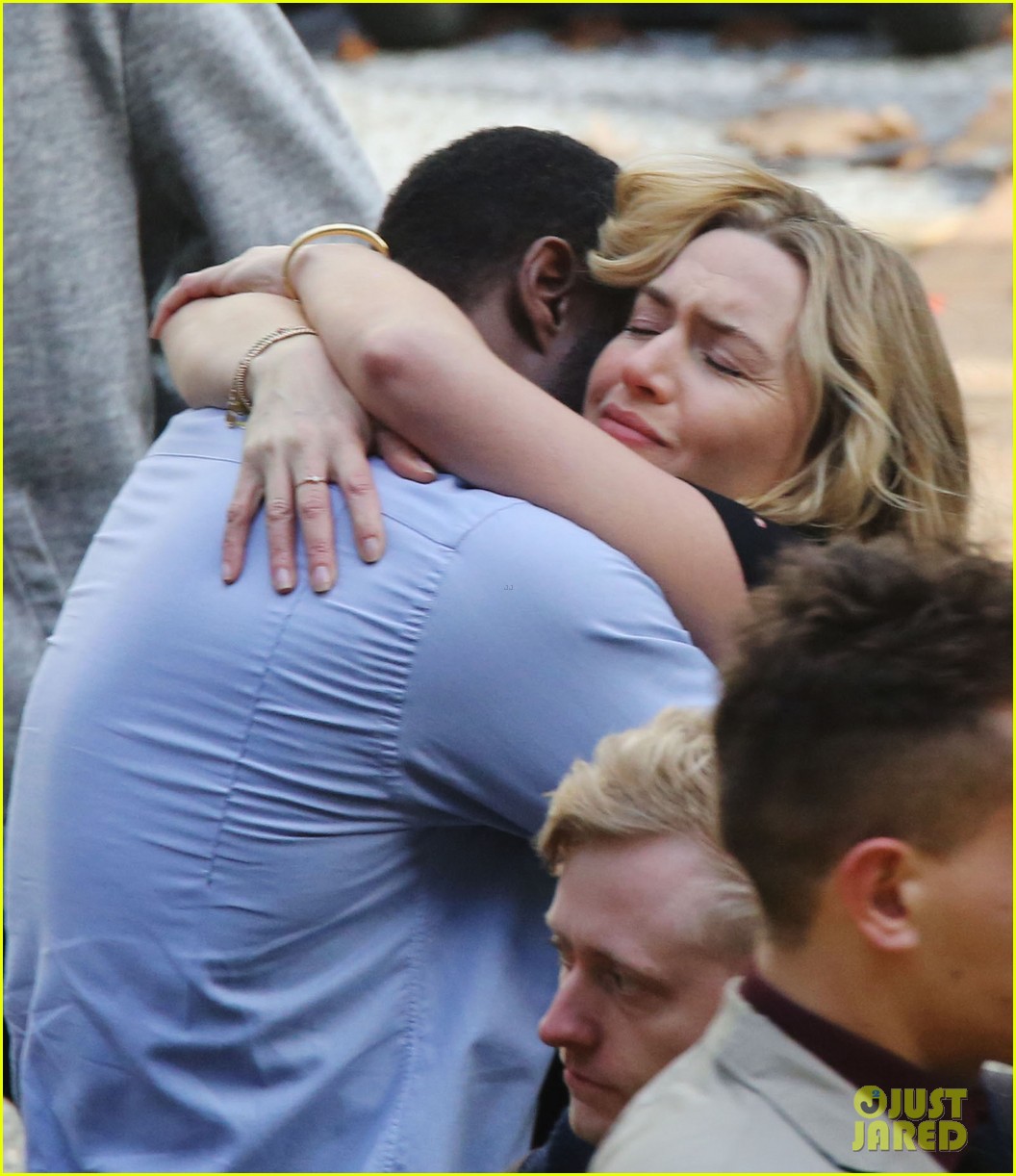 Idris Elba & Kate Winslet Kiss on 'Mountain Between Us' Set: Photo 3863321 | Idris Elba, Kate ...