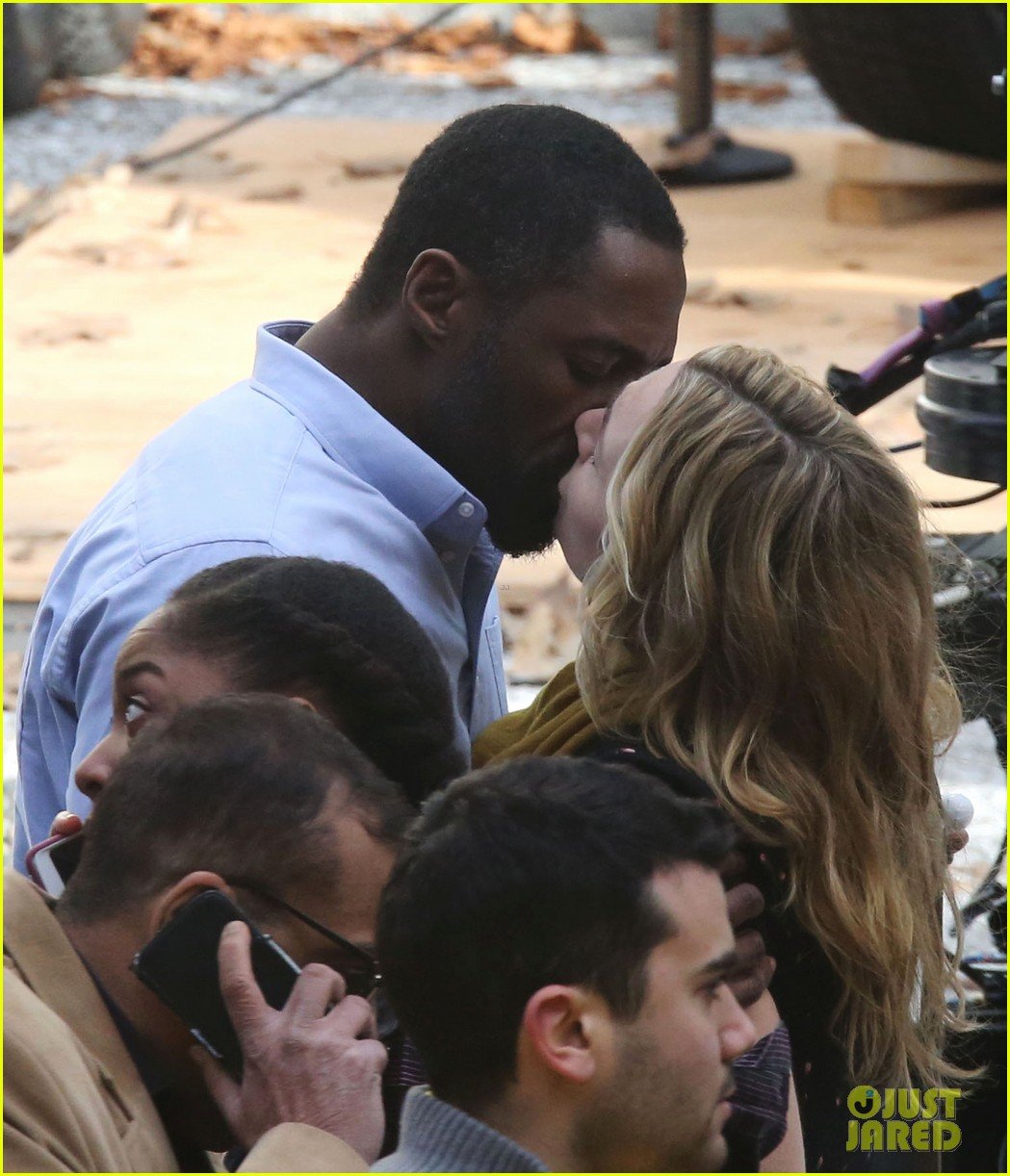Idris Elba & Kate Winslet Kiss on 'Mountain Between Us' Set: Photo 3863326 | Idris Elba, Kate ...