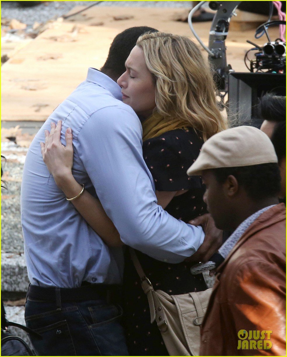 Idris Elba & Kate Winslet Kiss on 'Mountain Between Us' Set: Photo 3863330 | Idris Elba, Kate ...