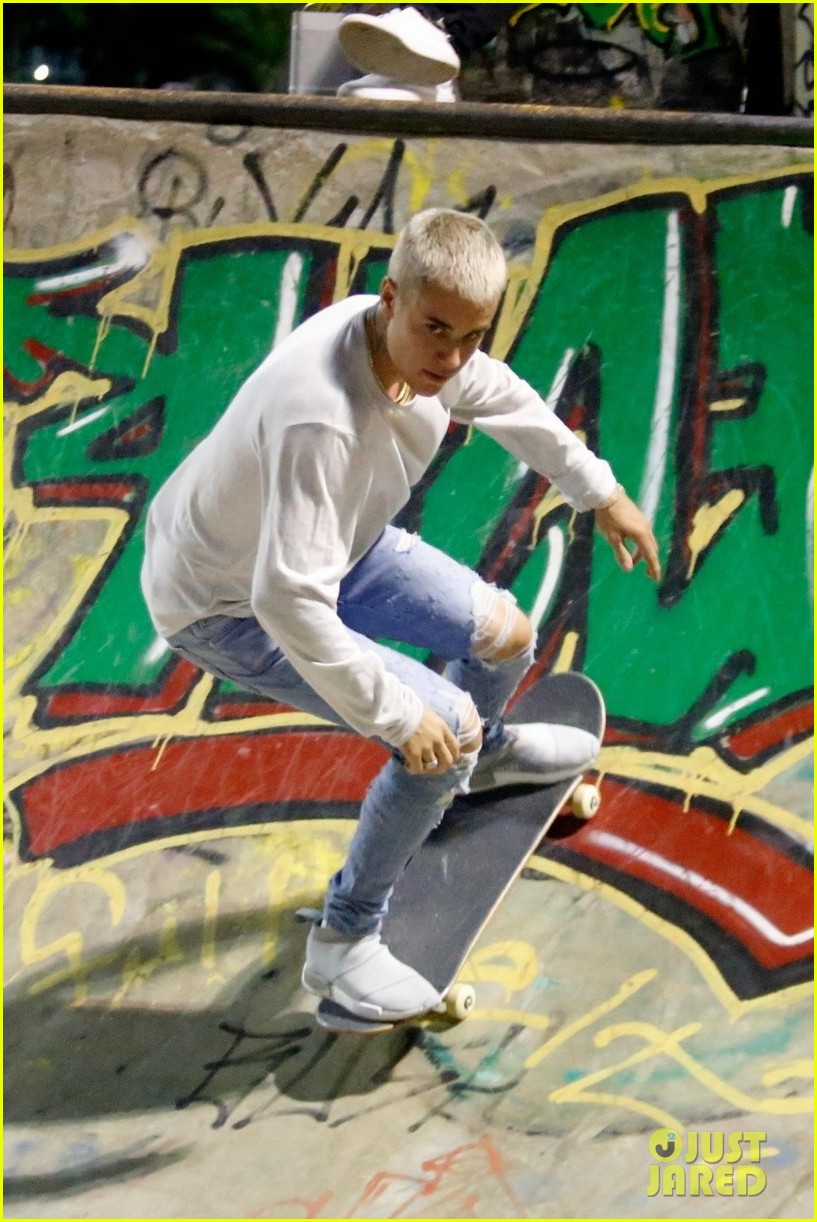 Justin Bieber Hits the Skateboard Park in Rio De Janeiro: Photo 3880222 ...