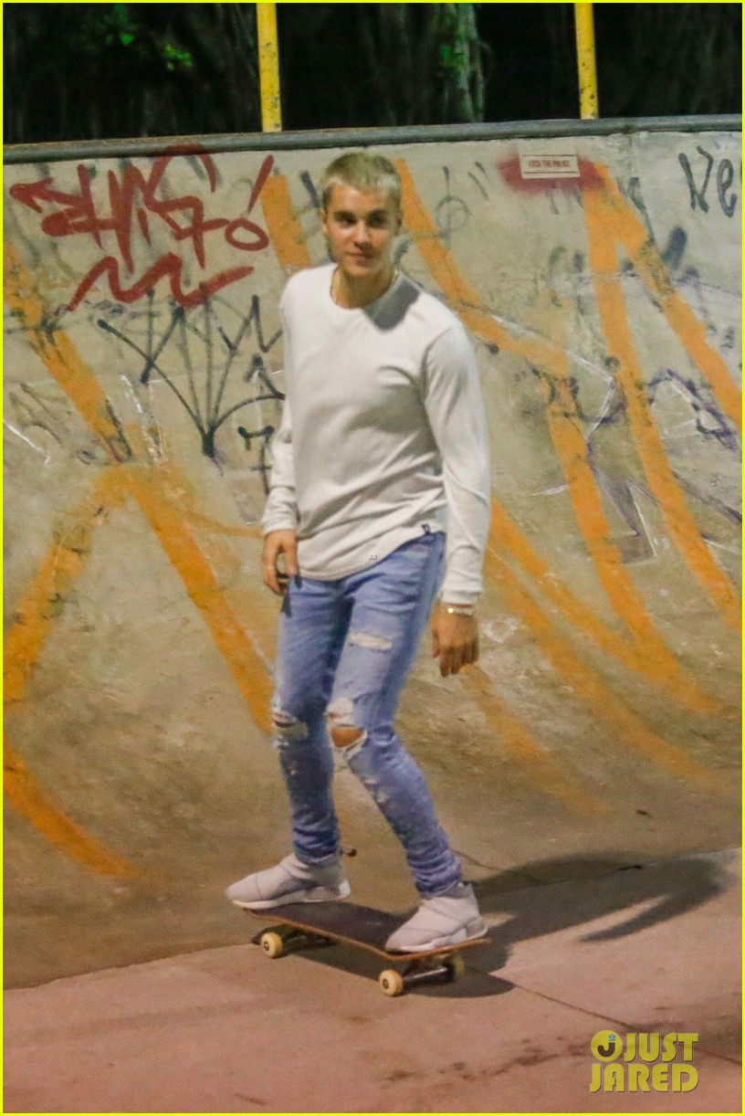 Justin Bieber Hits the Skateboard Park in Rio De Janeiro: Photo 3880225 ...