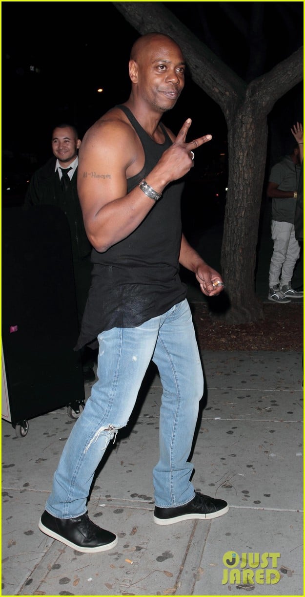 Dave Chappelle Shows Off His Muscles While Celebrating New Netflix ...