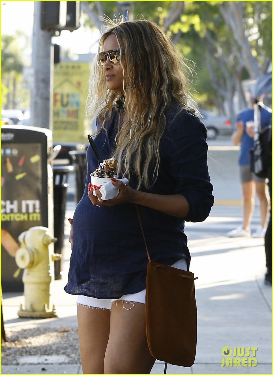 Ciara & Russell Wilson Step Out After Her Car Accident: Photo 3872847 ...