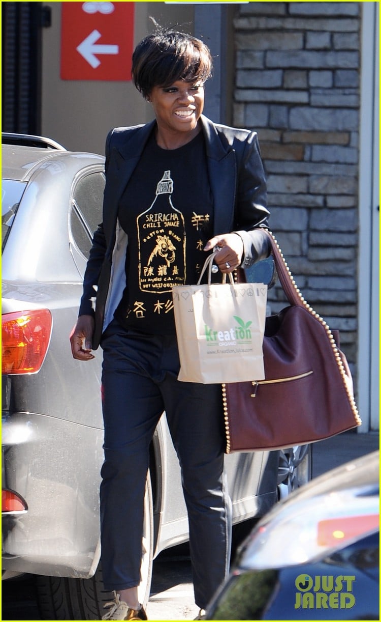 Viola Davis Opens Up About How Her Childhood Poverty, Says It Helped ...