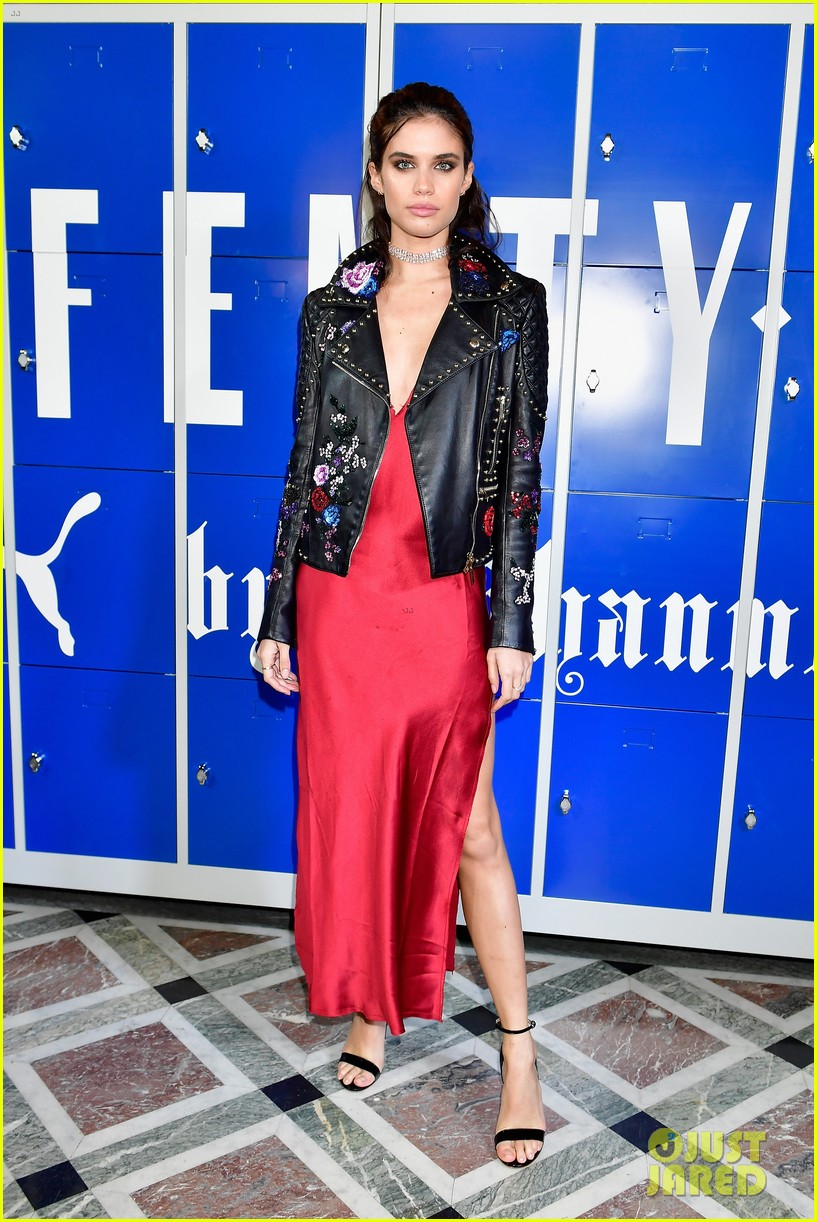 Cara Delevingne, Nick & Joe Jonas Support Rihanna At Her 'Fenty x Puma ...