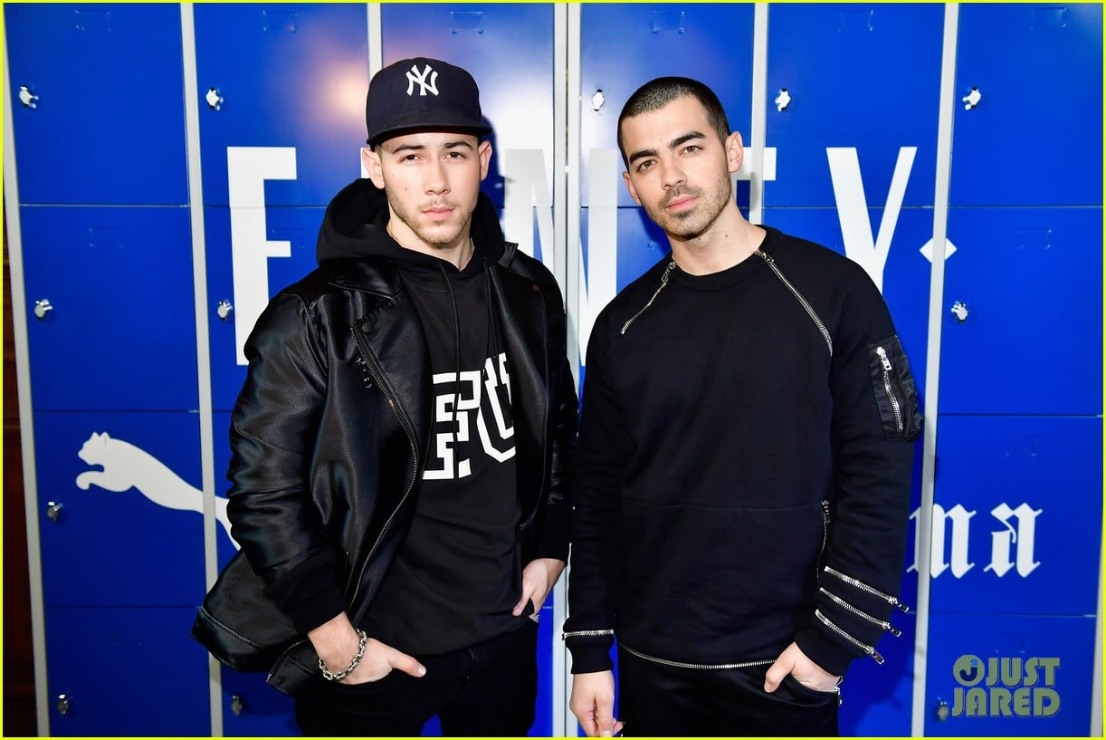 Cara Delevingne, Nick & Joe Jonas Support Rihanna At Her 'Fenty x Puma ...