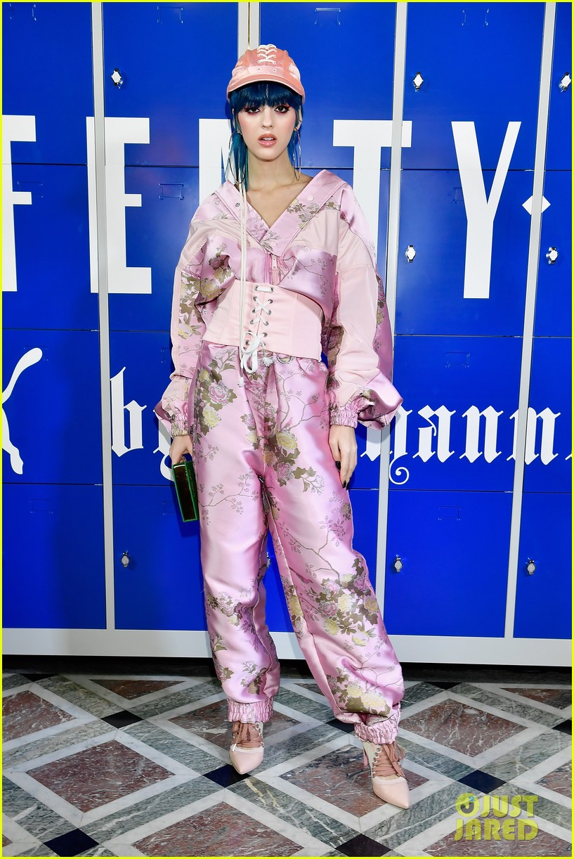 Cara Delevingne, Nick & Joe Jonas Support Rihanna At Her 'Fenty x Puma ...