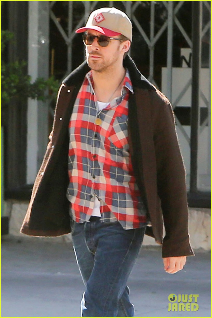 Ryan Gosling is Working on Turning Graphic Novel 'The Underwater Welder ...