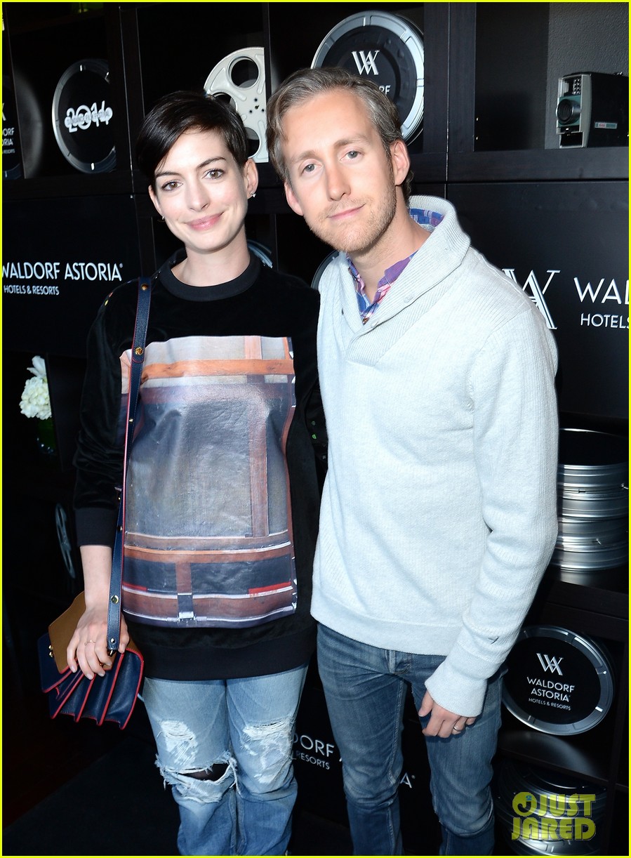 Anne Hathaway Shares First Photo of Son Jonathan Rosebanks: Photo ...