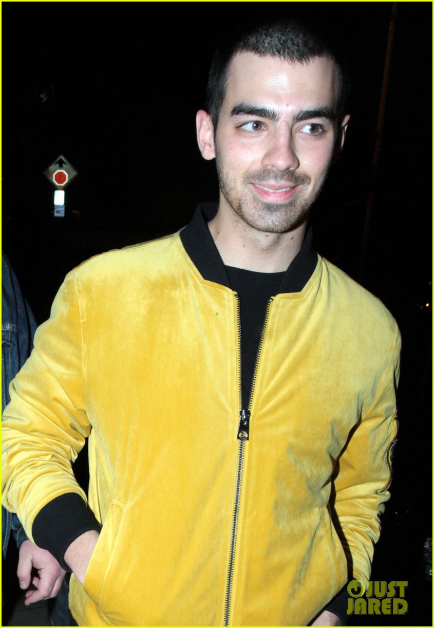 joe-jonas-had-to-move-out-of-a-haunted-house-photo-3874367-joe