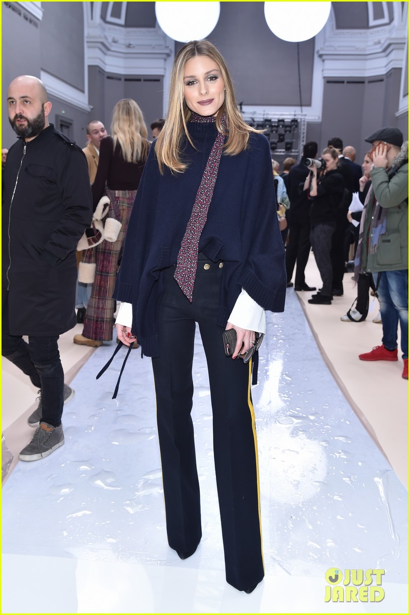 Solange Knowles, Isabelle Huppert & Emma Roberts Step Out In Style For ...