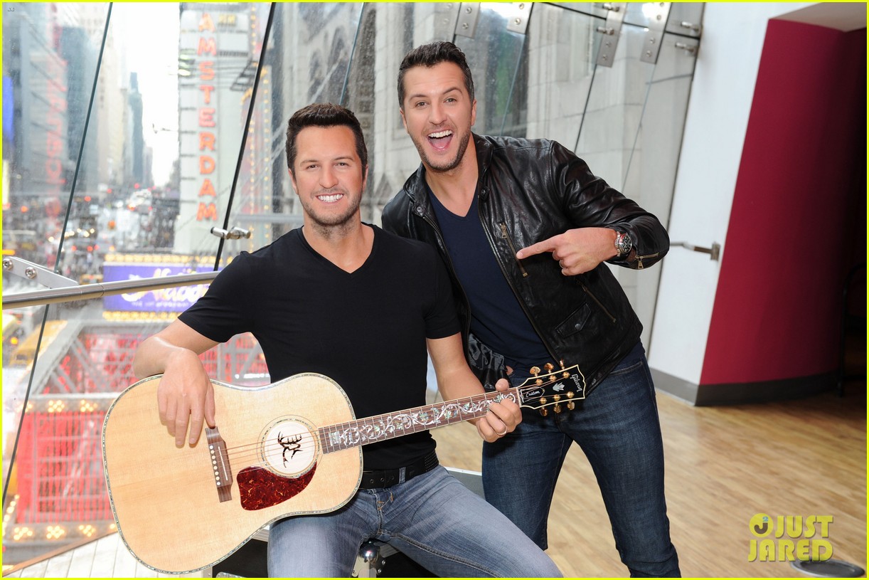 Luke Bryan Unveils His Madame Tussauds Wax Figure: Photo 3868775 ...