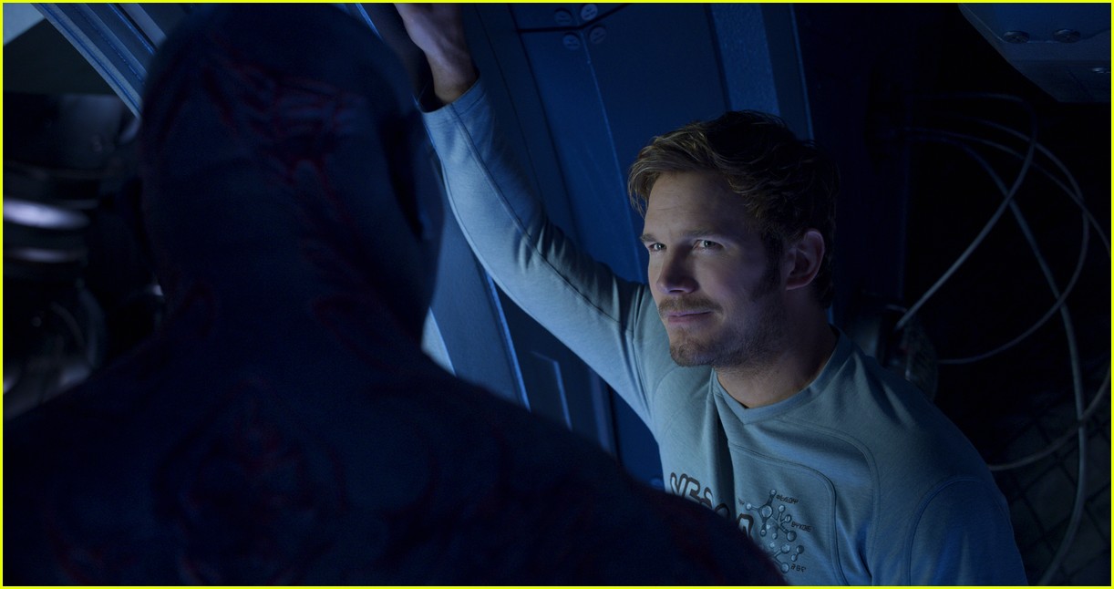 Chris Pratt Meets His Dad Kurt Russell in New 'Guardians of the Galaxy ...
