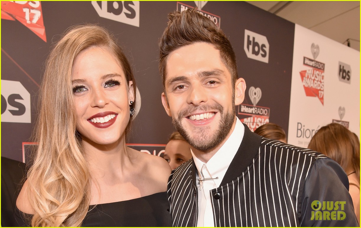 Thomas Rhett's Pregnant Wife Lauren Akins Debuts Baby Bump at ...