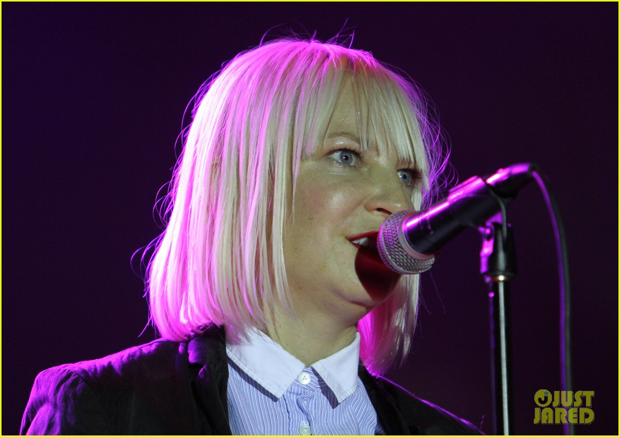 Sia Has Shown Her Face Many, Many Times Without a Wig: Photo 3877811 ...