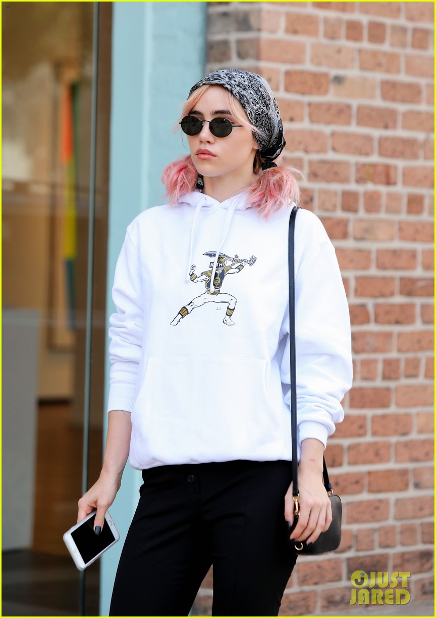 Suki Waterhouse Dyes Hair Pink, Announces 'Pop & Suki' LA Pop-Up: Photo ...
