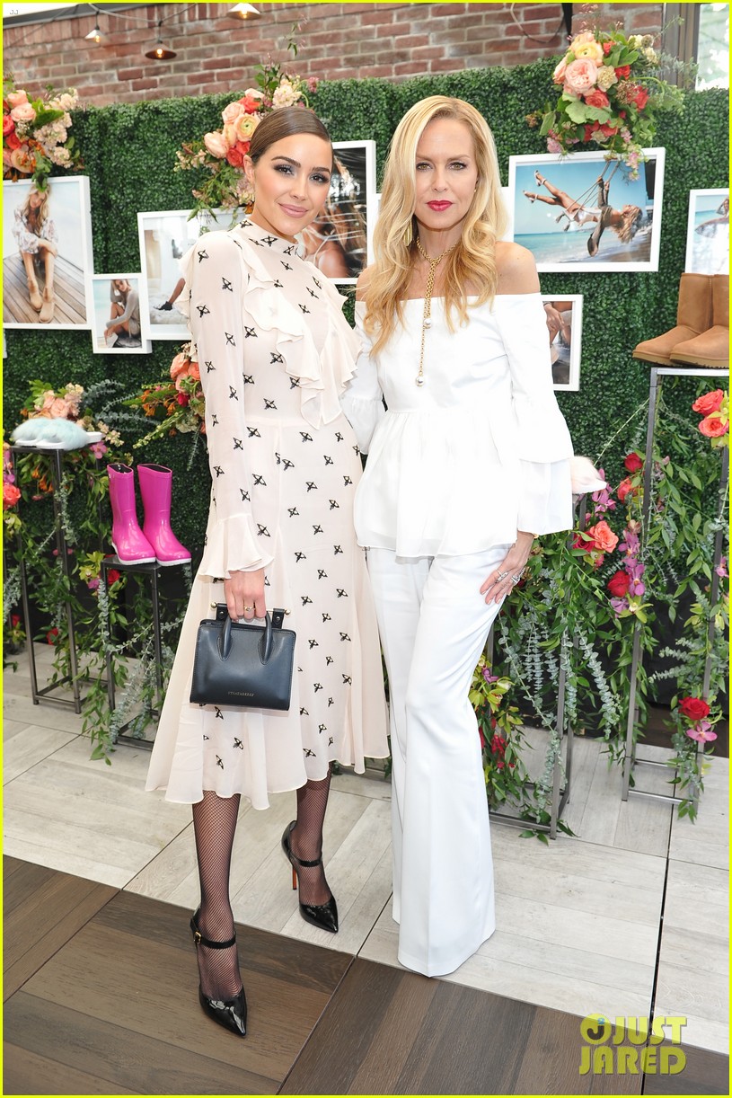 Pregnant Rosie Huntington-Whiteley Helps Rachel Zoe Celebrate Her ...