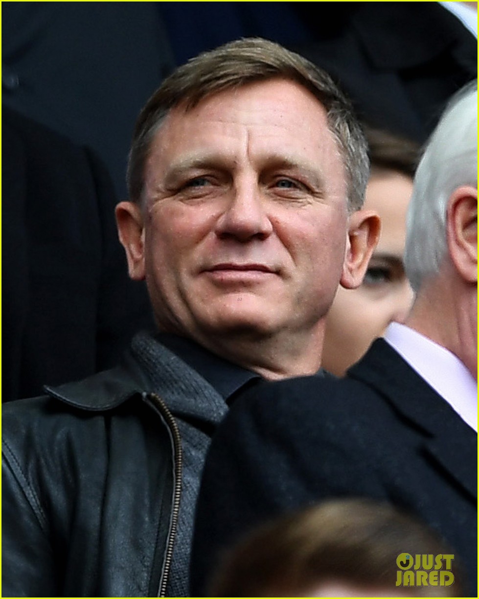 Daniel Craig Checks Out a Soccer Match in Liverpool: Photo 3880862 ...