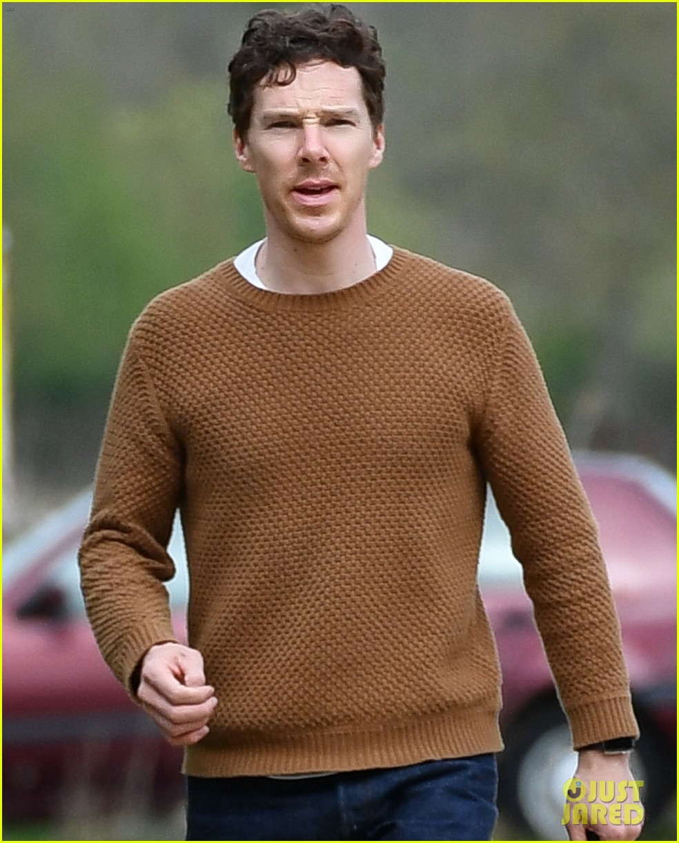 Benedict Cumberbatch Steps Out For First Time Since Welcoming Son ...