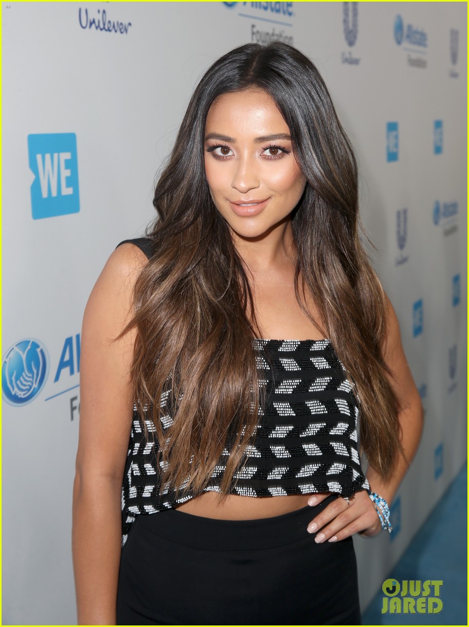Demi Lovato, Shay Mitchell, & Lily Collins Are WE Day Beauties: Photo ...