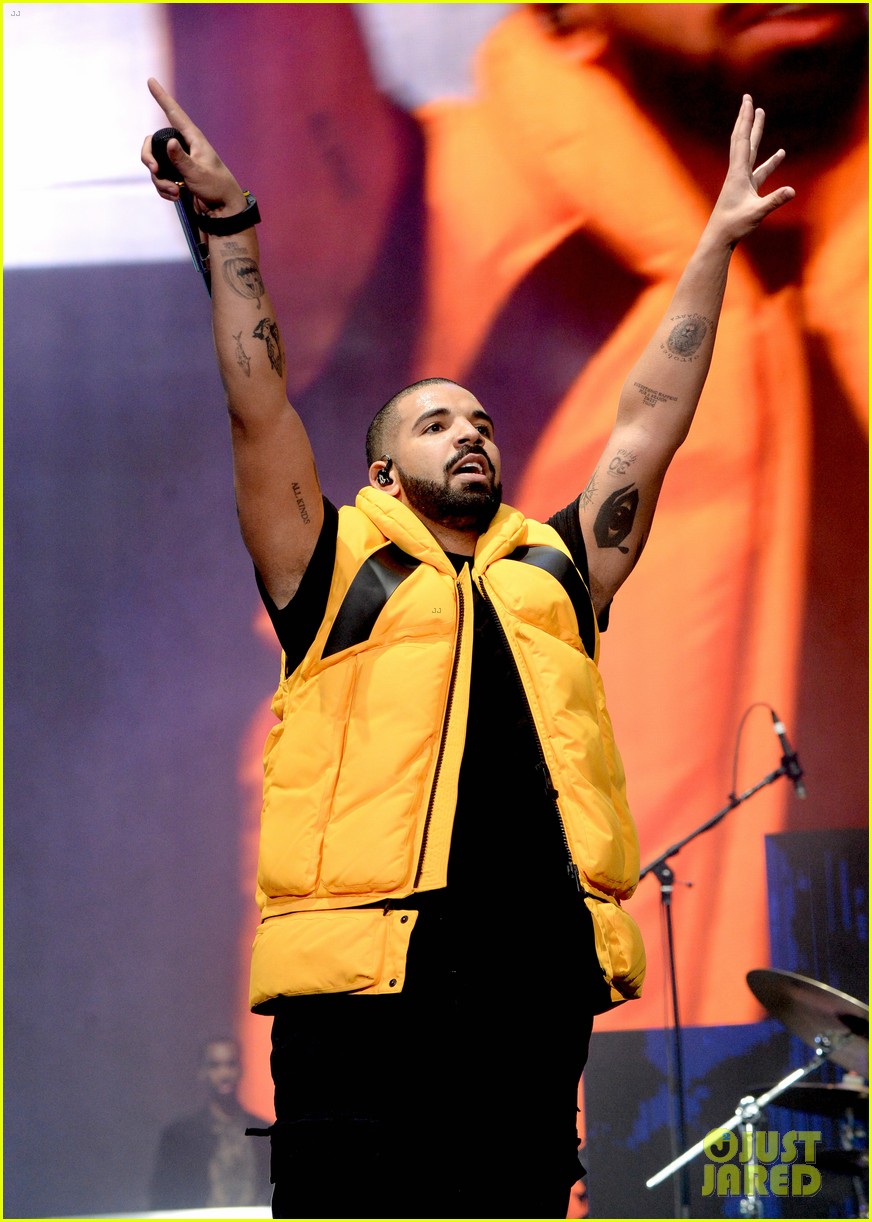 Drake & The Weeknd Make Surprise Appearances on Stage at Coachella ...