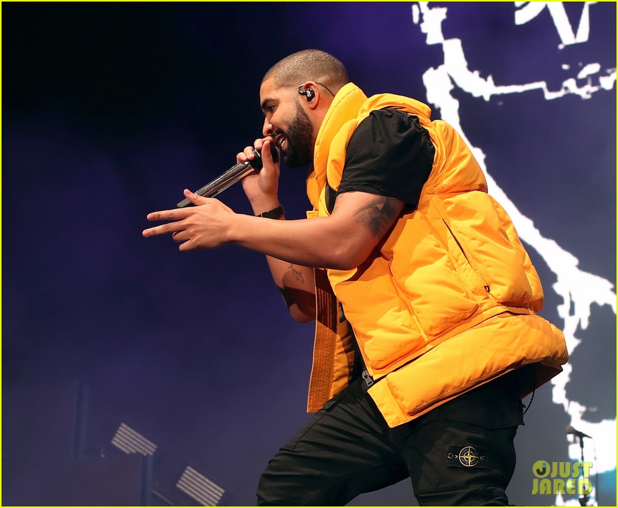 Drake & The Weeknd Make Surprise Appearances on Stage at Coachella ...