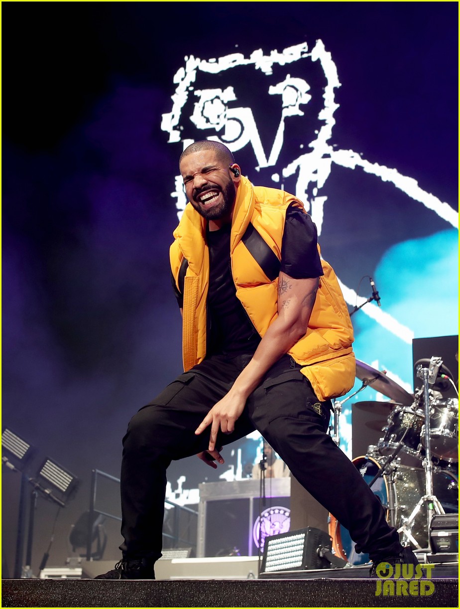 Drake & The Weeknd Make Surprise Appearances on Stage at Coachella ...