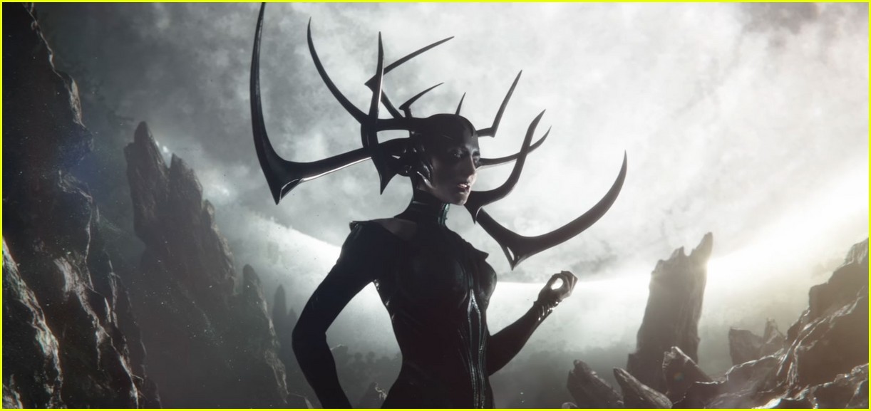 Chris Hemsworth's Thor Battles the Hulk in 'Thor: Ragnarok' Teaser ...