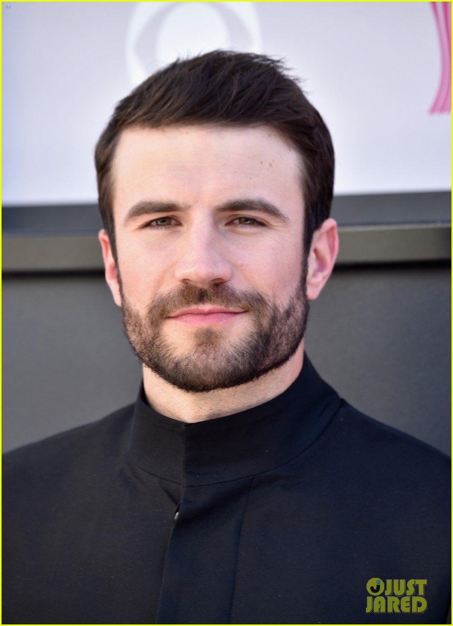 Sam Hunt Poses on ACM Awards 2017 Red Carpet Before Performance!: Photo ...