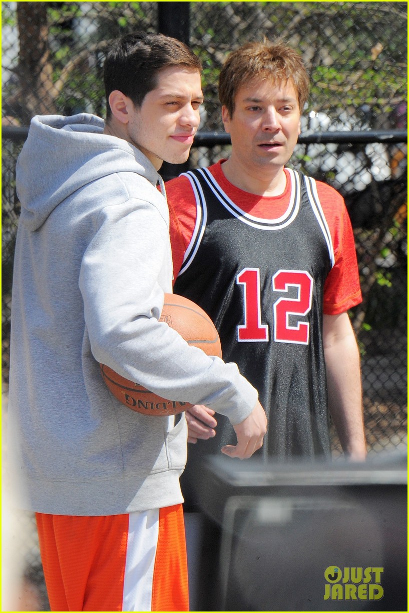 Jimmy Fallon Films a Sketch Ahead of 'SNL' Hosting Gig: Photo 3886032 ...