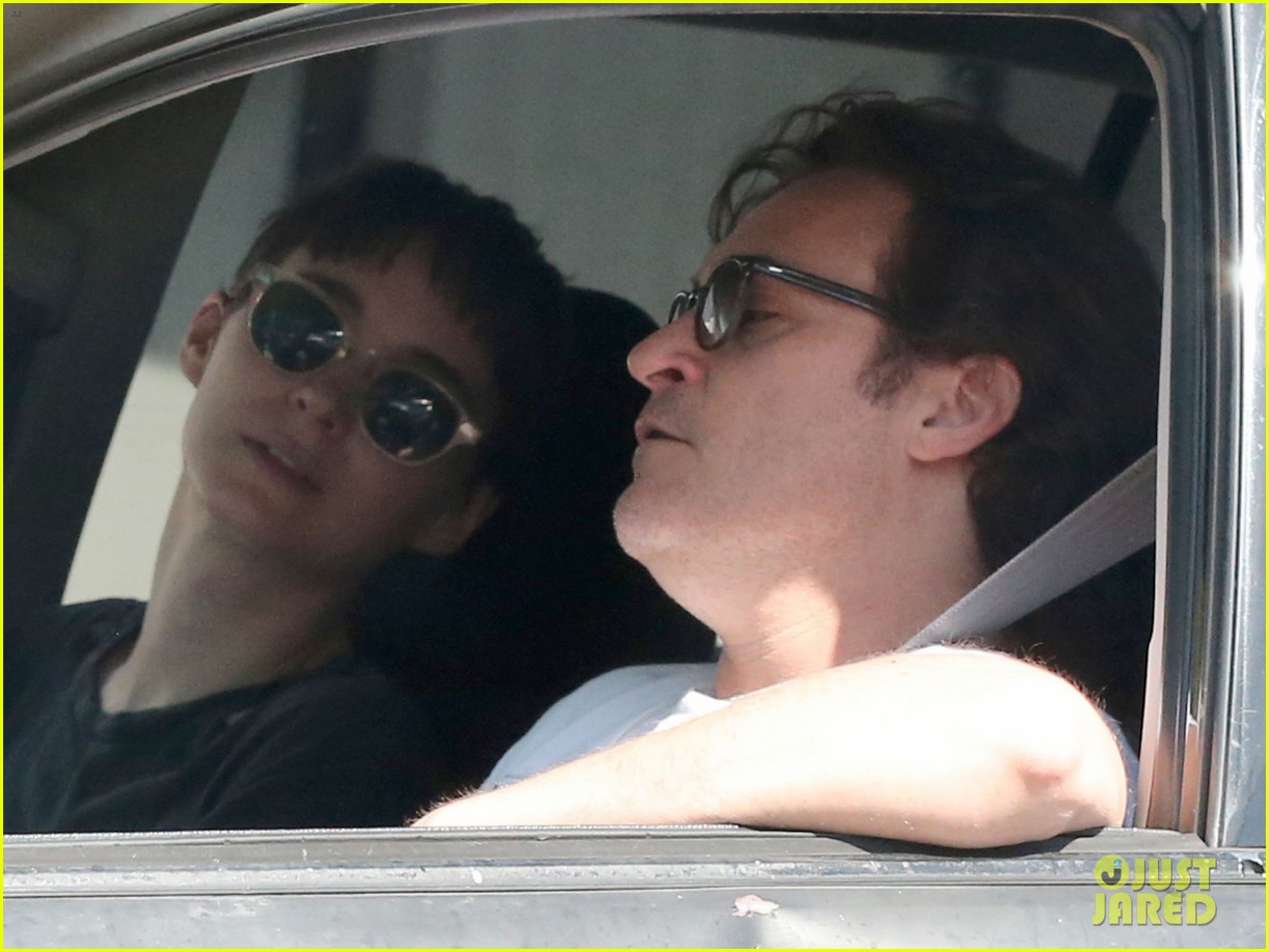Photo: rooney mara joaquin phoenix car 03 | Photo 3889695 | Just Jared ...