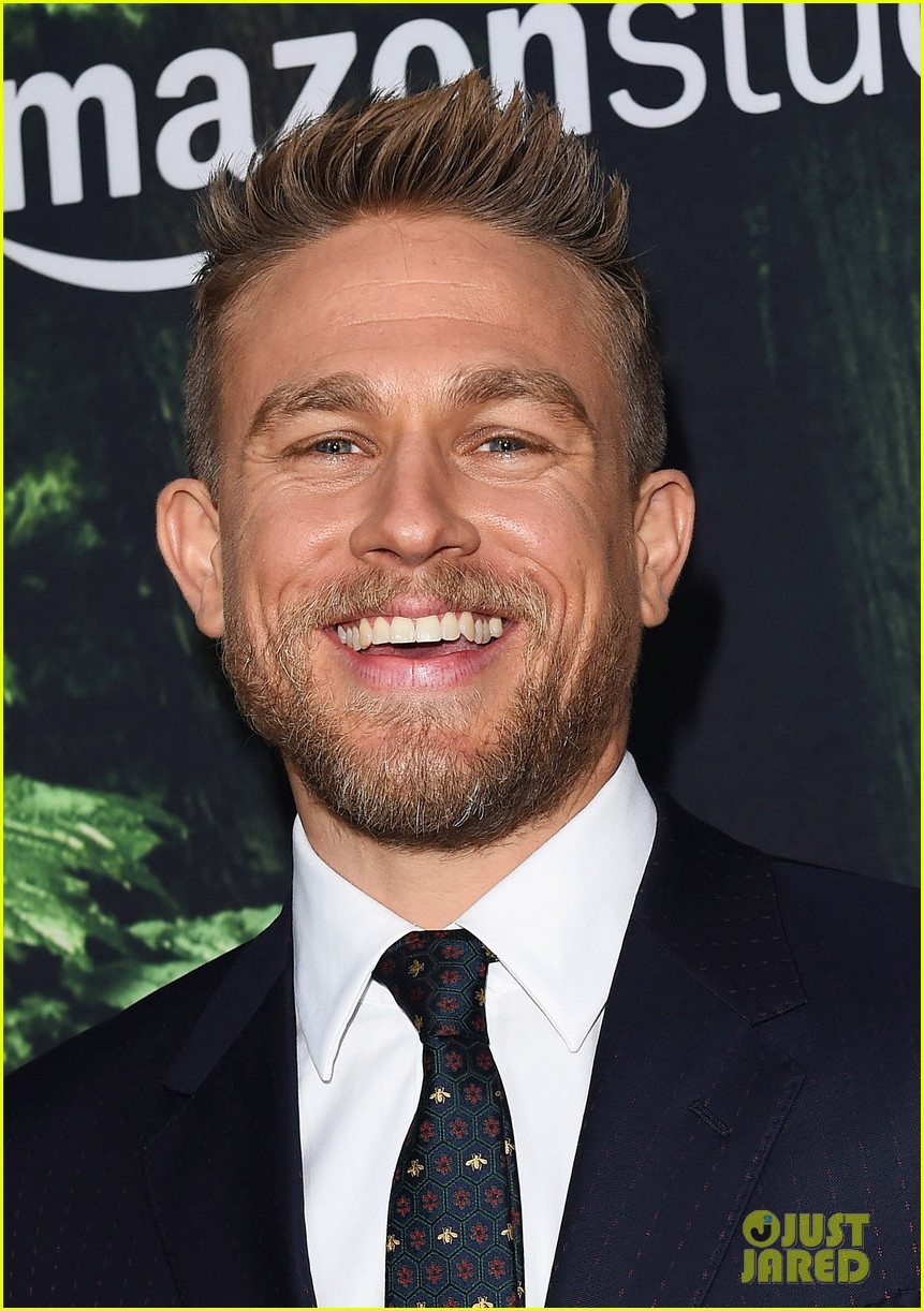 Charlie Hunnam & Robert Pattinson Suit Up for the Premiere of 'The Lost ...